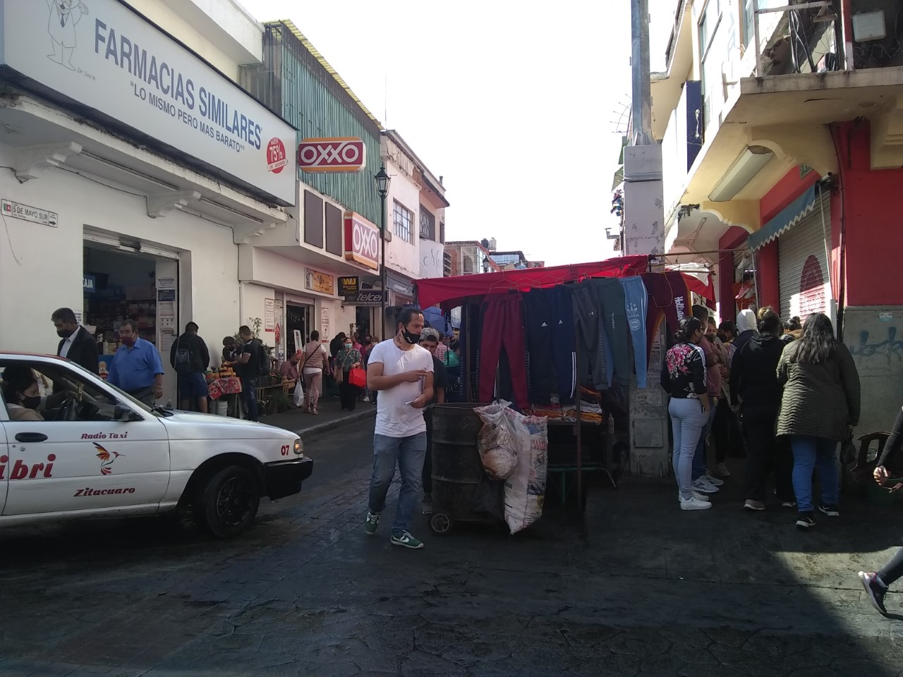 Largas filas y aglomeraciones en tiendas departamentales - Informativo ...